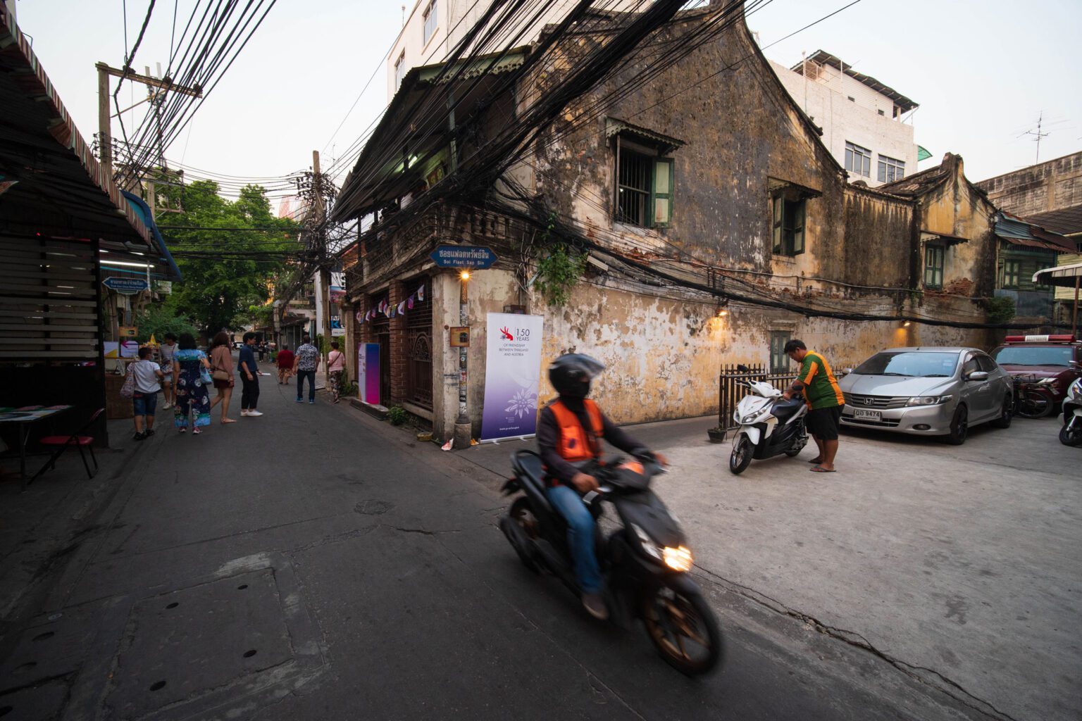 Talat Noi - Song Wat : Walking Through Bangkok’s Old Trading Quarters ...